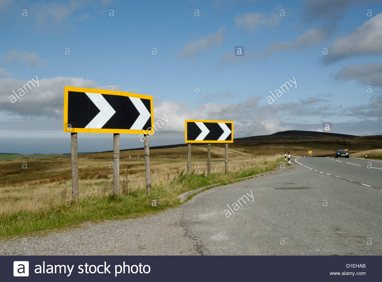 Traffic Sign Arrows High Resolution Stock Photography and Images - Alamy
