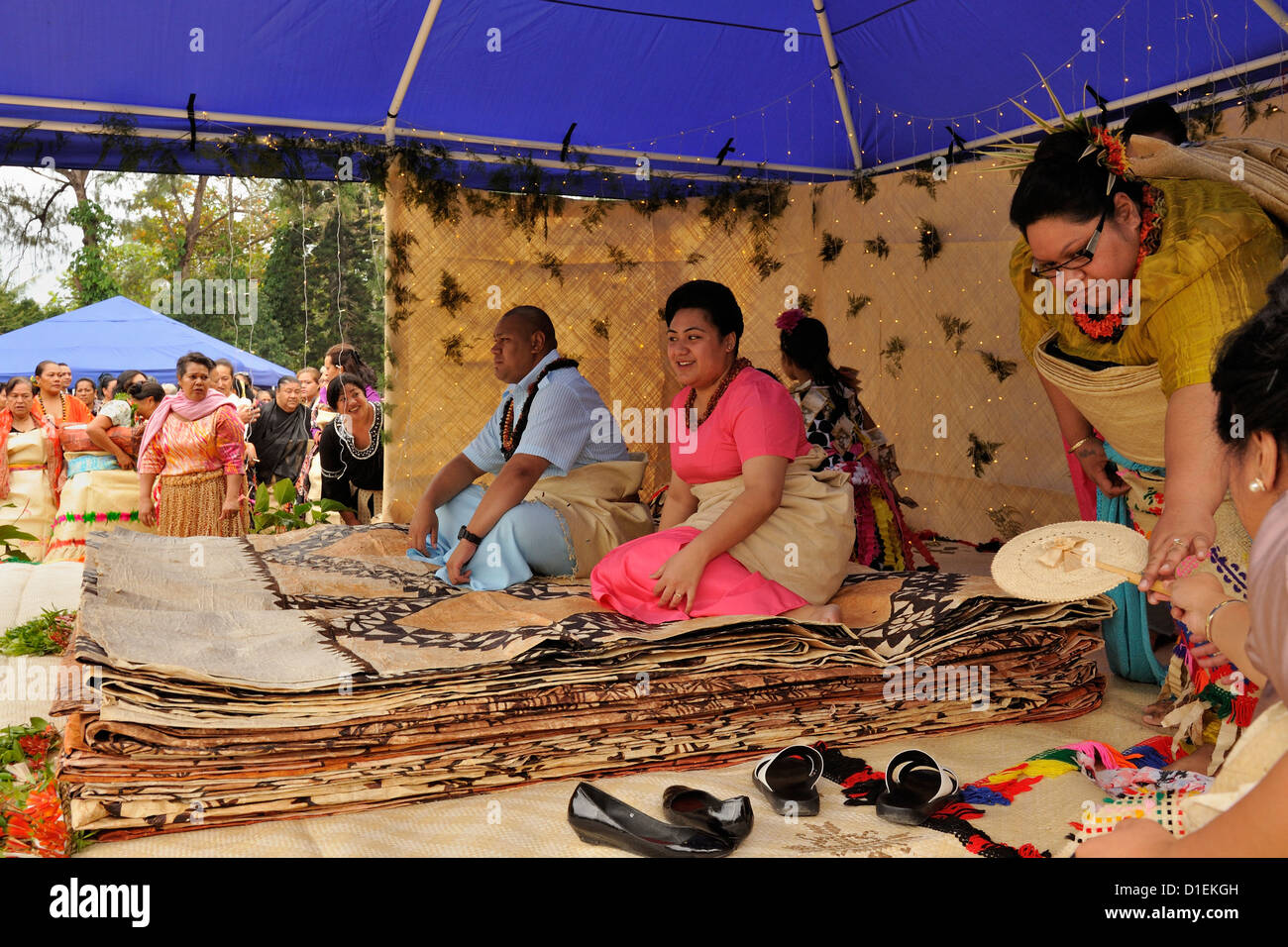 Tonga traditional wedding hi-res stock photography and images - Alamy