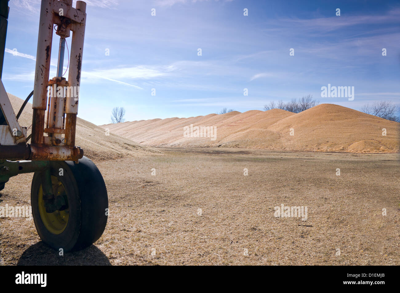 Tire surplus hi-res stock photography and images - Alamy