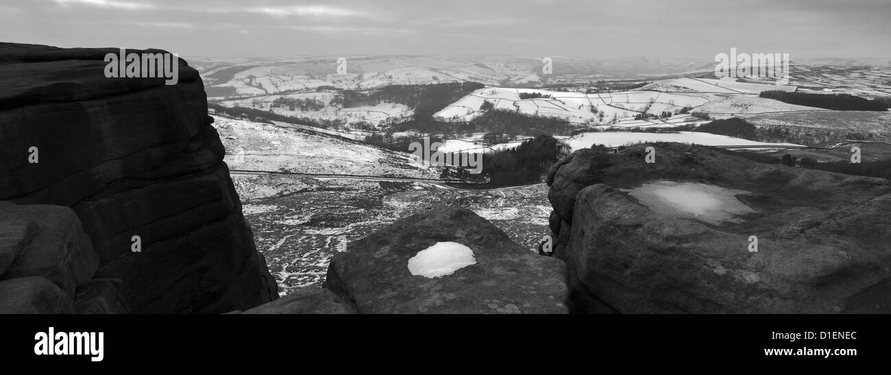 Stanage edge winter Black and White Stock Photos & Images - Alamy
