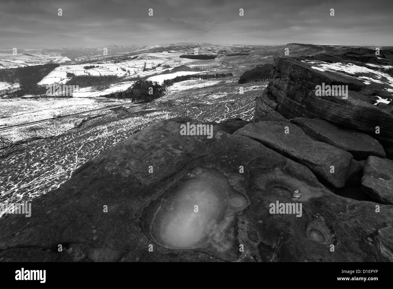 Stanage edge winter Black and White Stock Photos & Images - Alamy