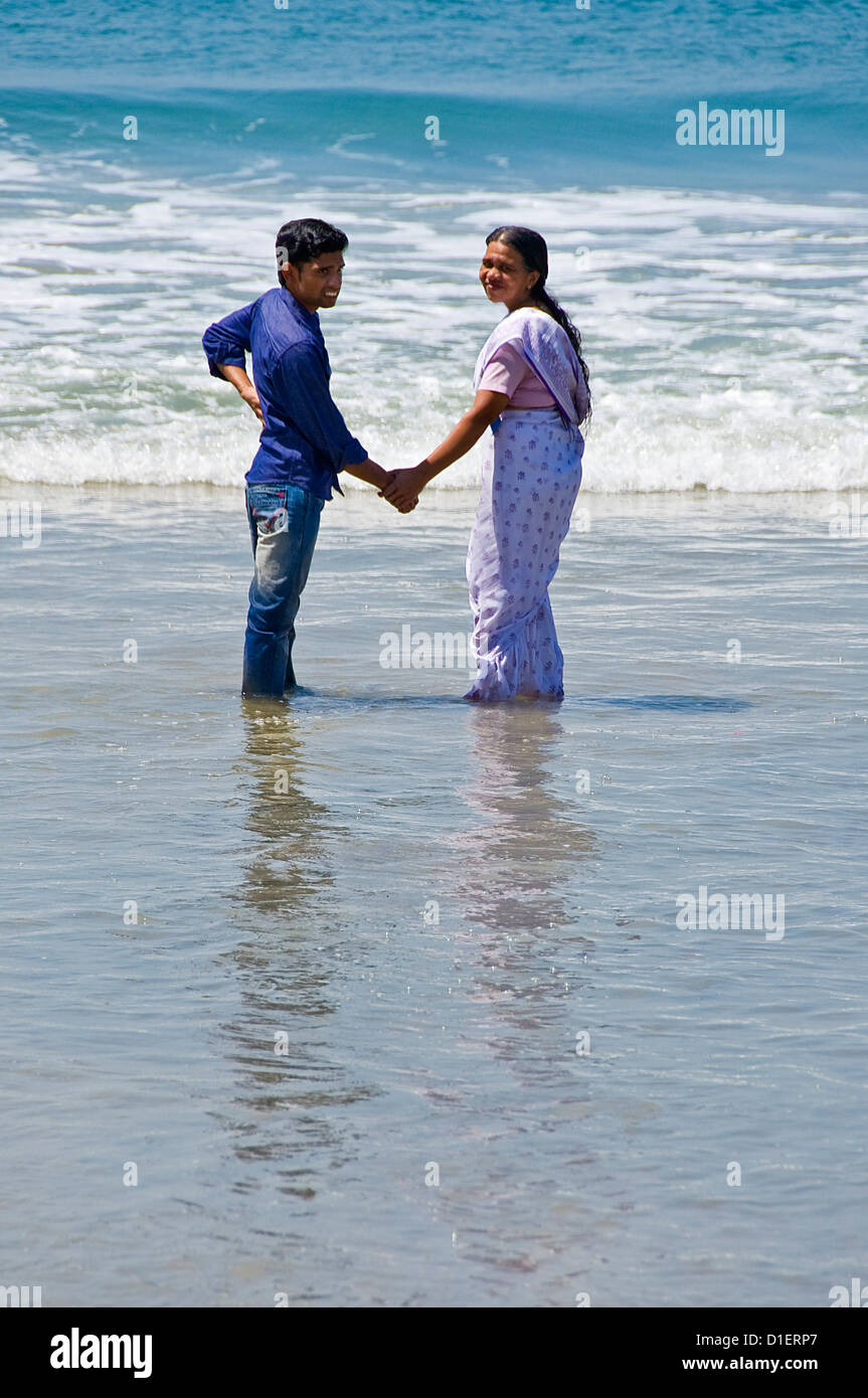 Indian couple beach side hi-res stock photography and images - Alamy