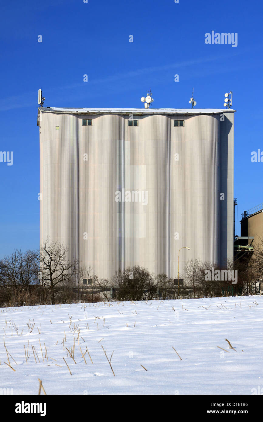 Big silo hi-res stock photography and images - Alamy