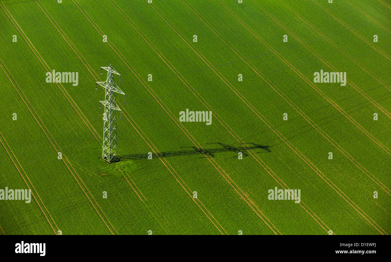 Green field aerial hi-res stock photography and images - Alamy