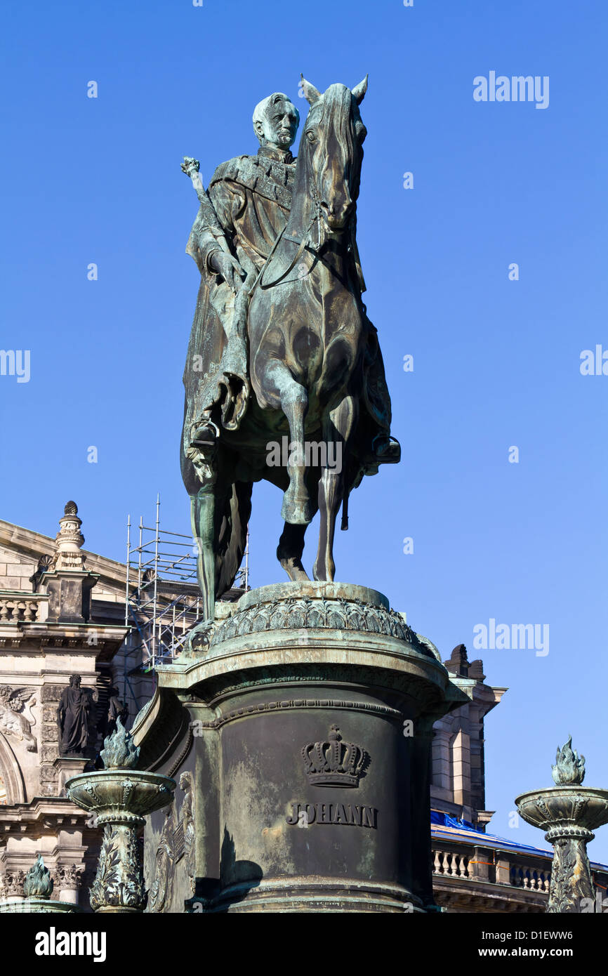 Gilded statue in dresden hi-res stock photography and images - Alamy