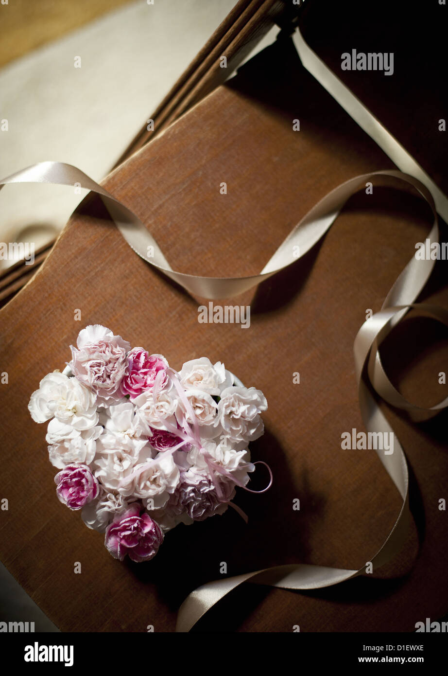 Carnation flower arrangement Stock Photo - Alamy