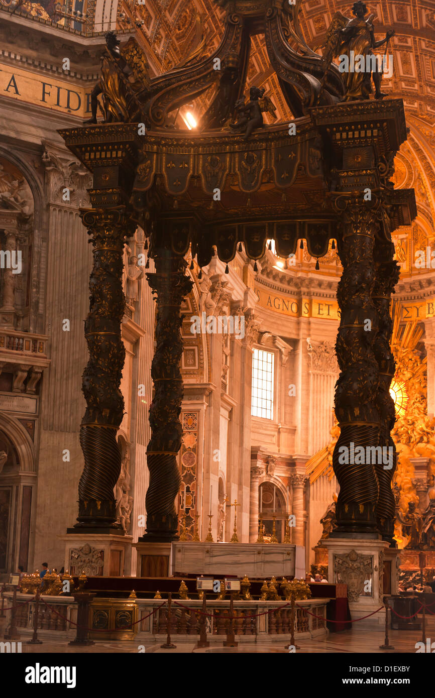 Bernini's baldacchino in St Peter's Basilica, Rome Stock Photo - Alamy