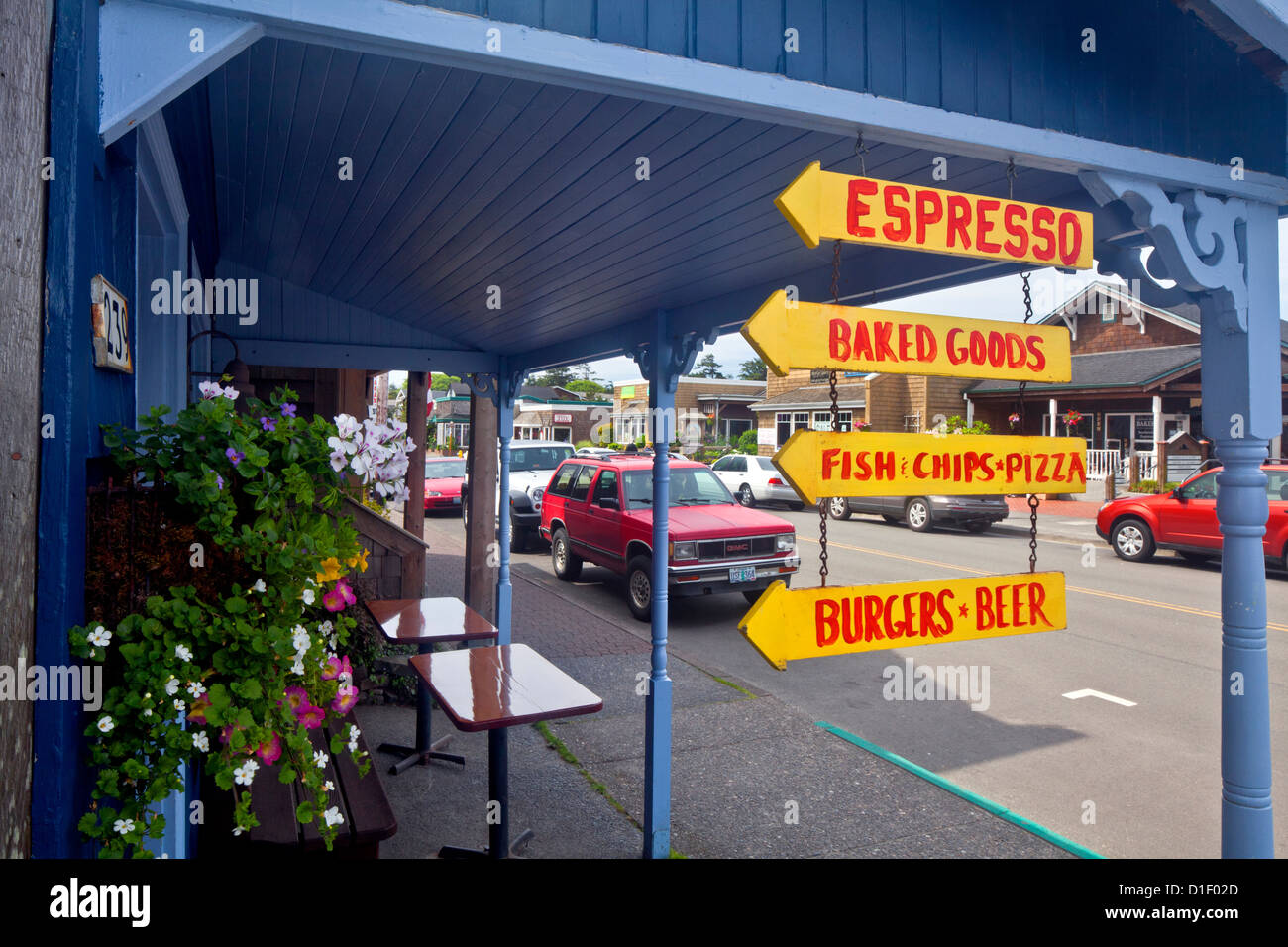Cannon beach town hi-res stock photography and images - Alamy