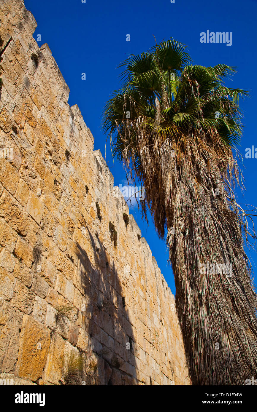 Foundation stone jerusalem hi-res stock photography and images - Alamy