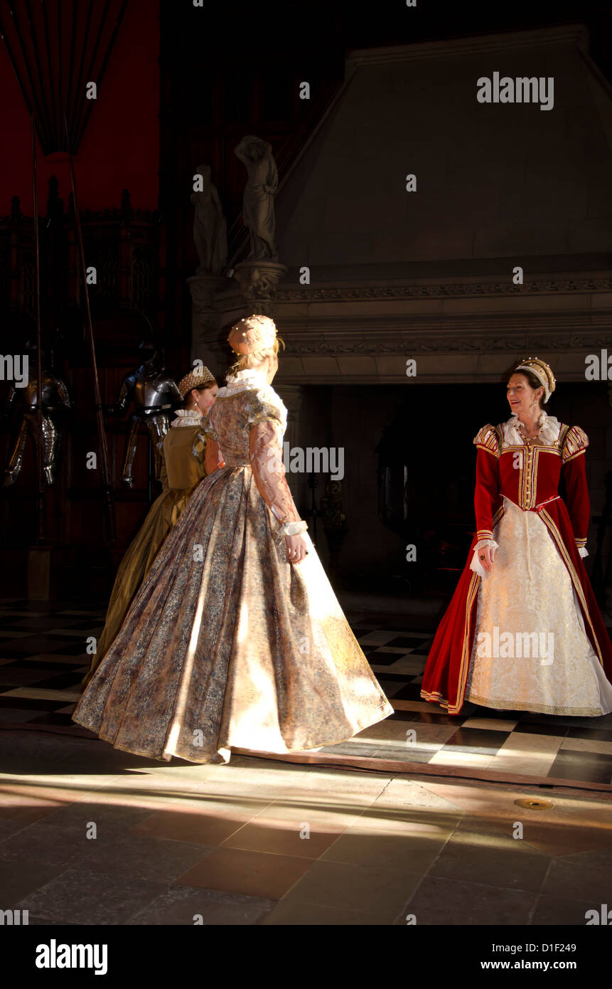 Renaissance court dance hi-res stock photography and images - Alamy