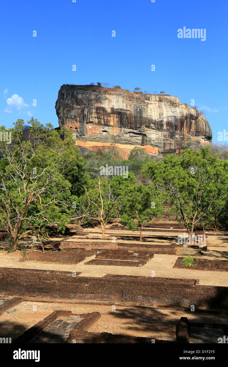 Sigiriya Lion's rock ancient fortress and palace ruin in Sigiriya, Sri ...