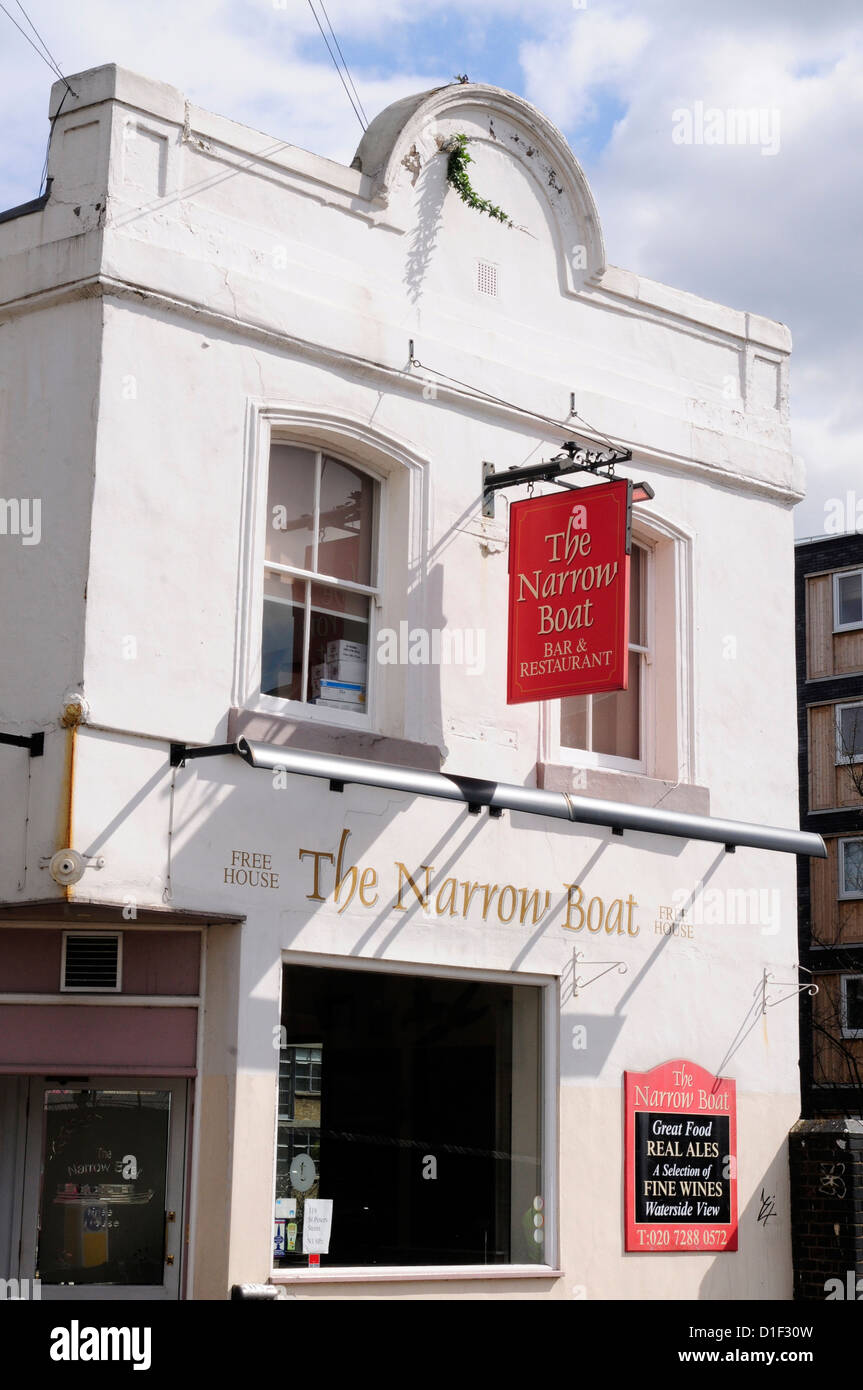 The Narrow Boat Pub, Islington, London, England Stock Photo - Alamy