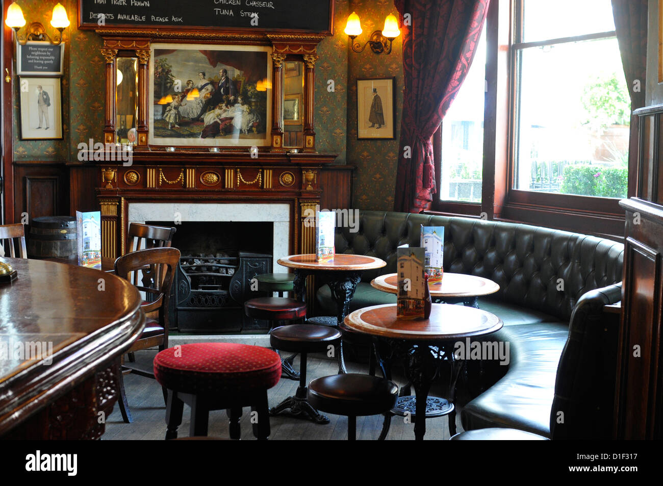 Old Pub Interior Stock Photos & Old Pub Interior Stock Images - Alamy