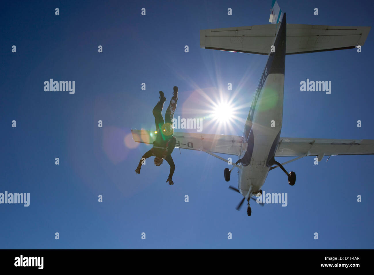 Man jumping from airplane High Resolution Stock Photography and Images ...