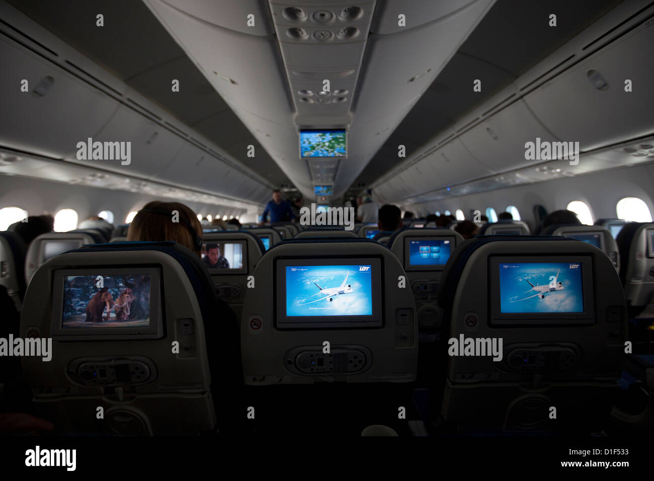 Boeing 787 Dreamliner Interior Stock Photos & Boeing 787 Dreamliner ...