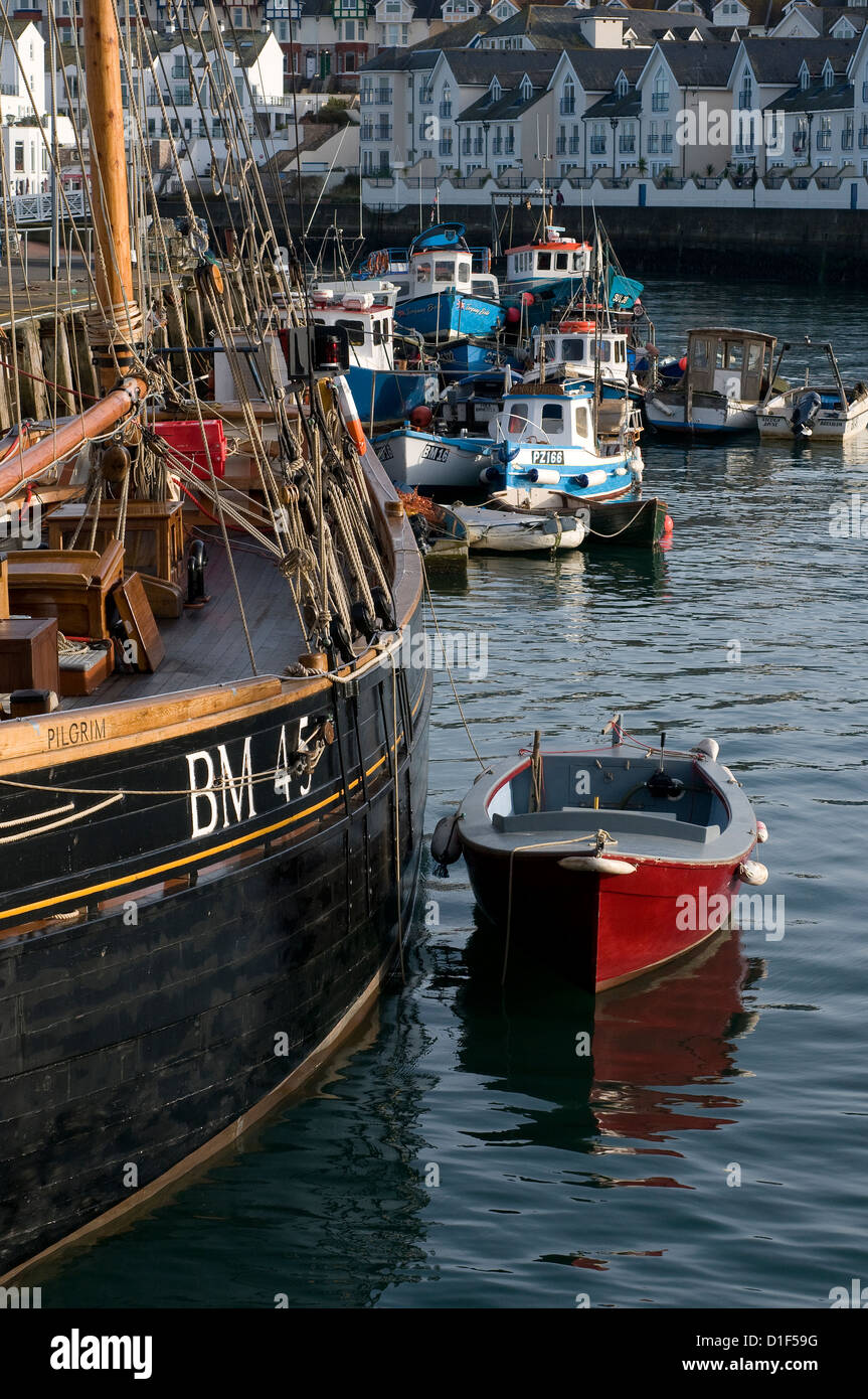 Bow of ship,Brixham Harbour,BM 45, abyss, black, boat, calm, challenge ...