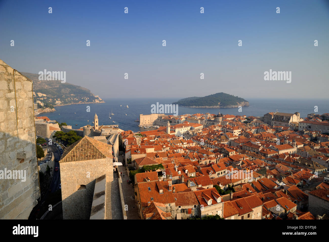 Walls and town overview hi-res stock photography and images - Alamy