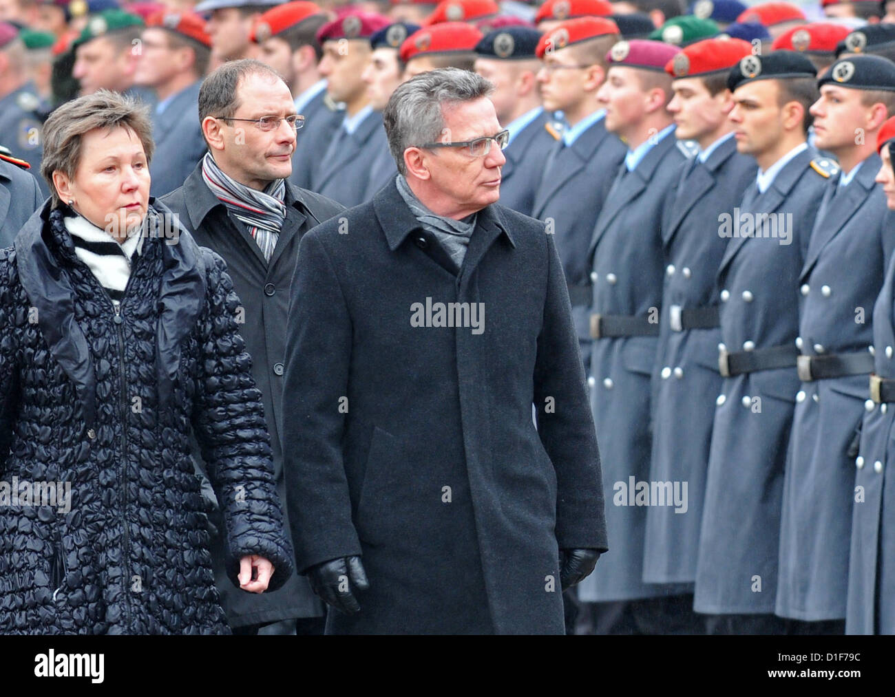 German minister for defense Thomas de Maiziere appoints 460 officers as ...