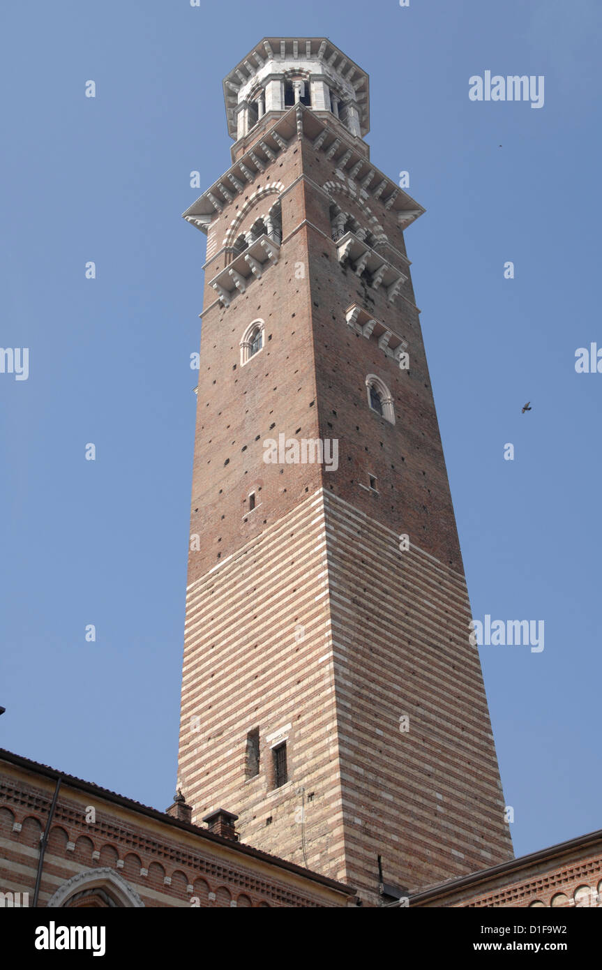 Torre dei Lamberti, Verona, Italy Stock Photo - Alamy