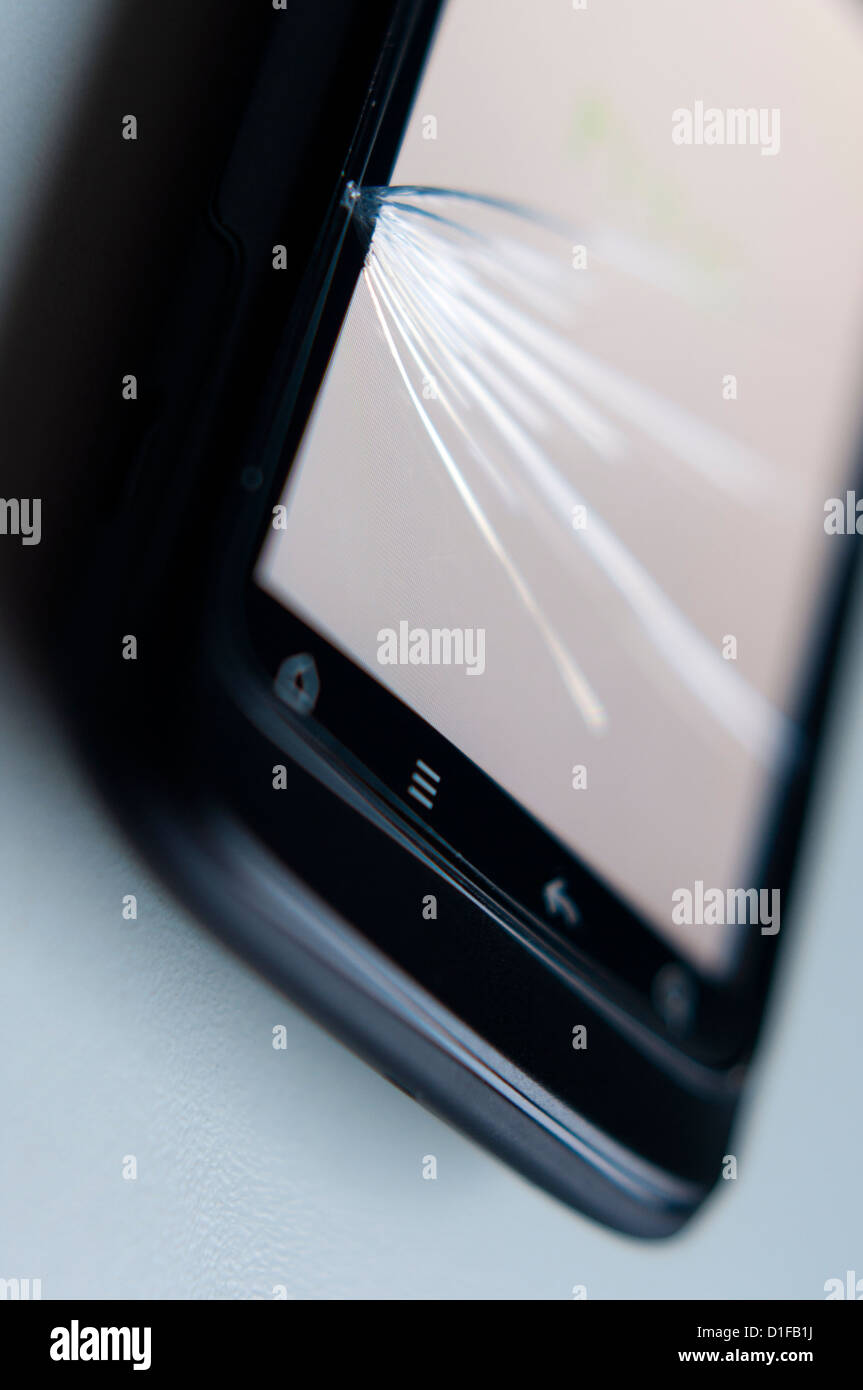 Broken cracked smartphone mobile phone screen Stock Photo - Alamy