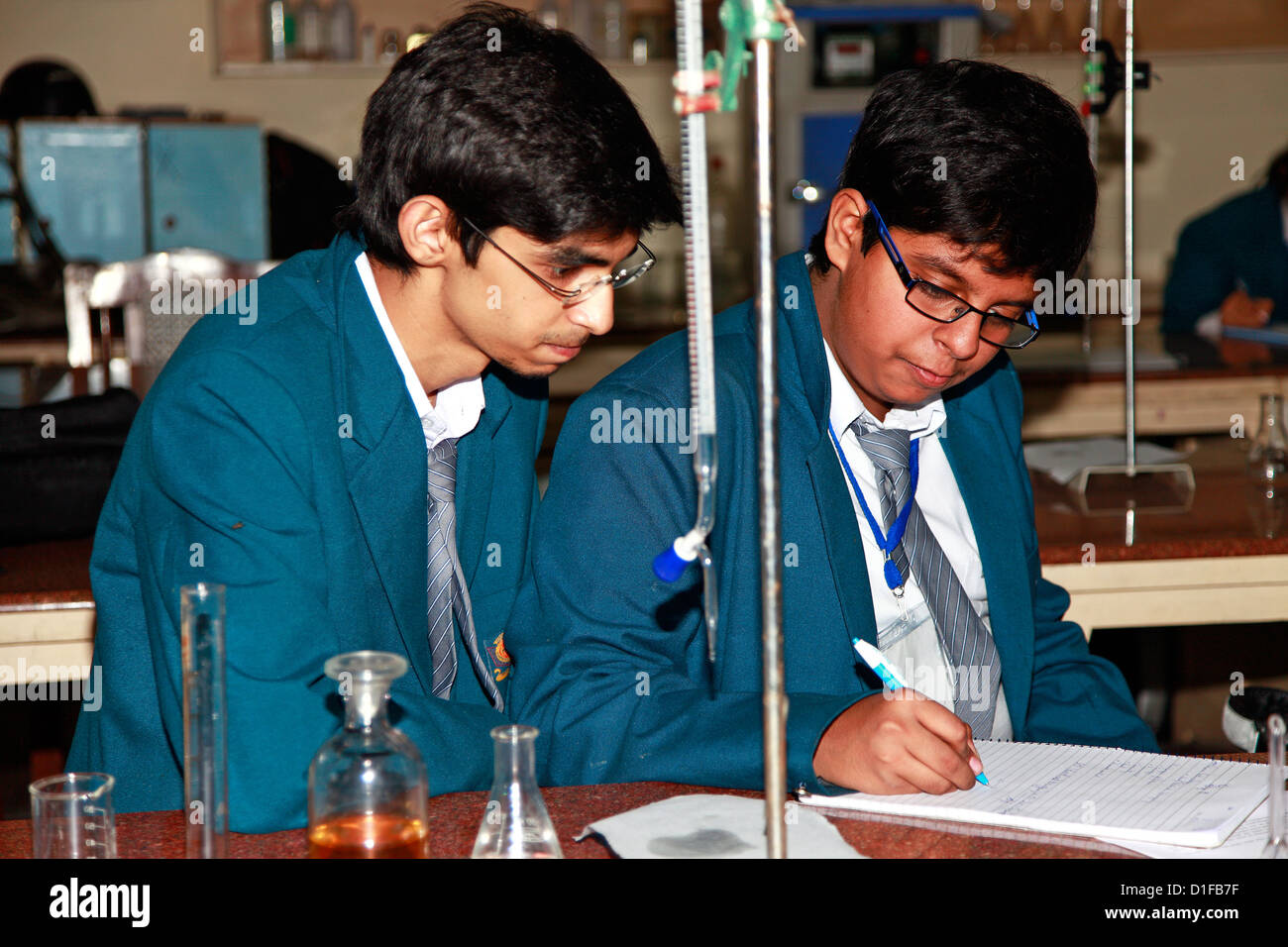 India chemistry class hi-res stock photography and images - Alamy