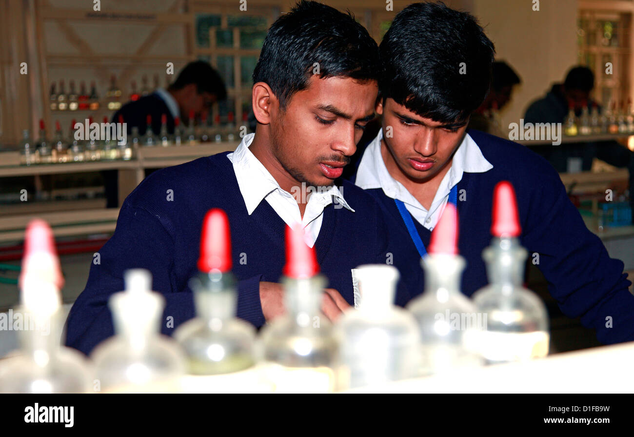 School student Working in a Laboratory Stock Photo - Alamy