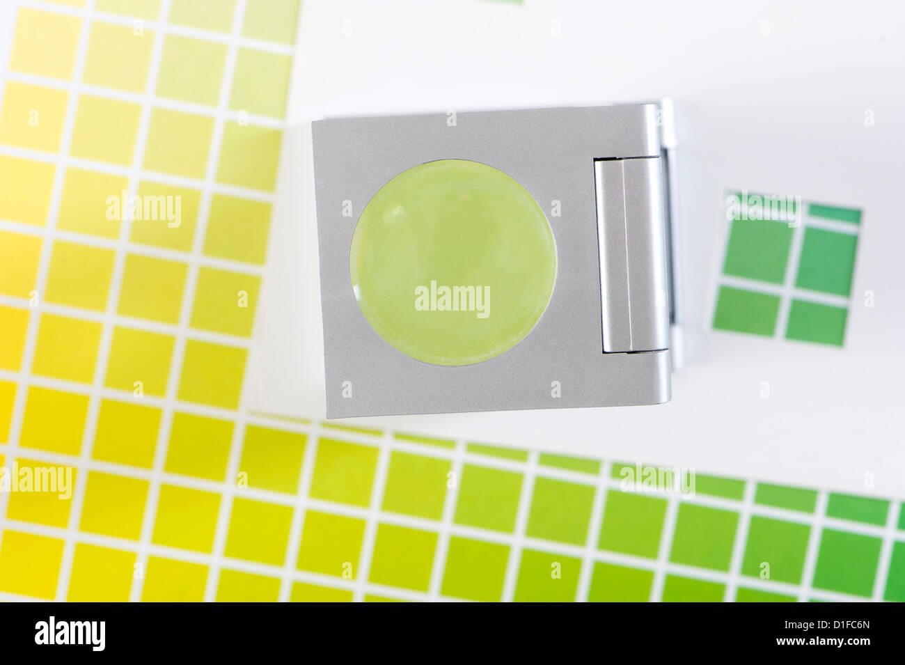 Linen tester magnifying glass hi-res stock photography and images - Alamy