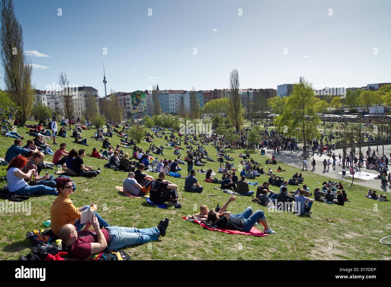 Mauerpark hi-res stock photography and images - Alamy