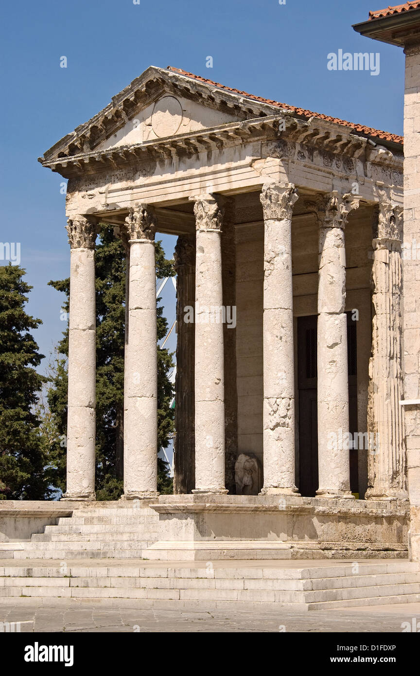Temple of augustus pula croatia hi-res stock photography and images - Alamy