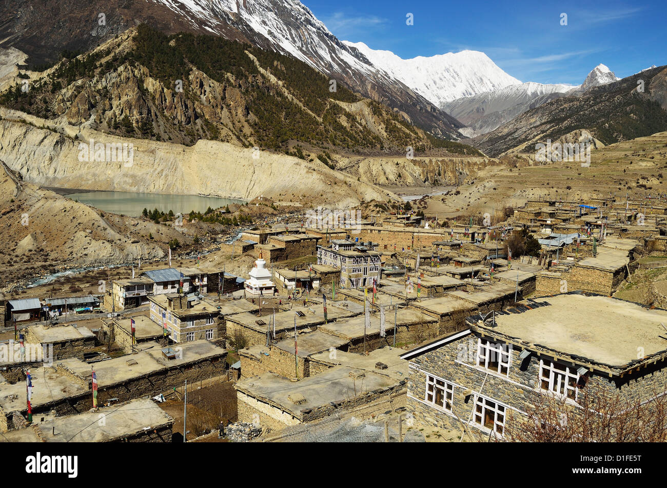 Manang village, Marsyangdi River Valley, Annapurna Conservation Area ...