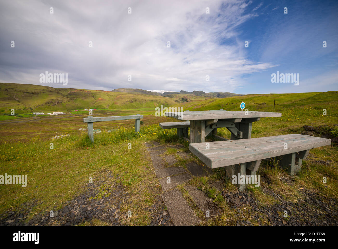 Picknick table and bench hi-res stock photography and images - Alamy