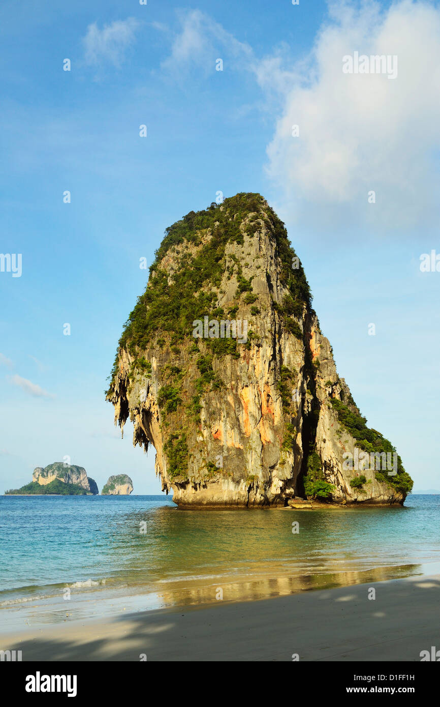 Railay beach cave hi-res stock photography and images - Alamy