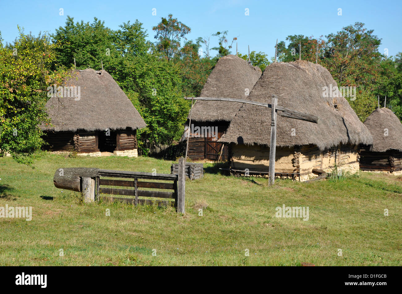 Thatched house lodge hi-res stock photography and images - Alamy