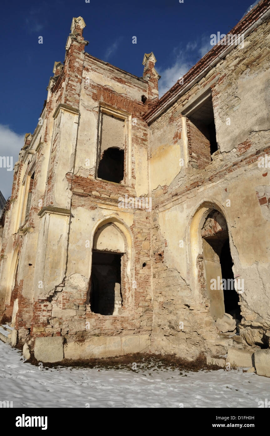 Banffy castle. Bontida village (Bonchida), Romania Stock Photo - Alamy