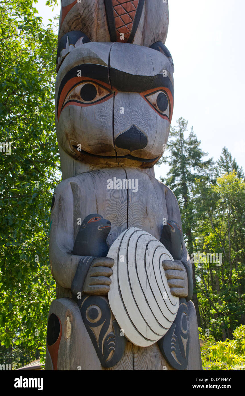 Totem detail Victoria Vancouver island Stock Photo - Alamy