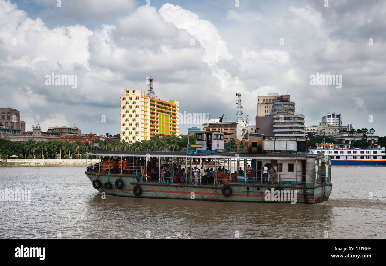 Calcutta ferry boat hi-res stock photography and images - Alamy