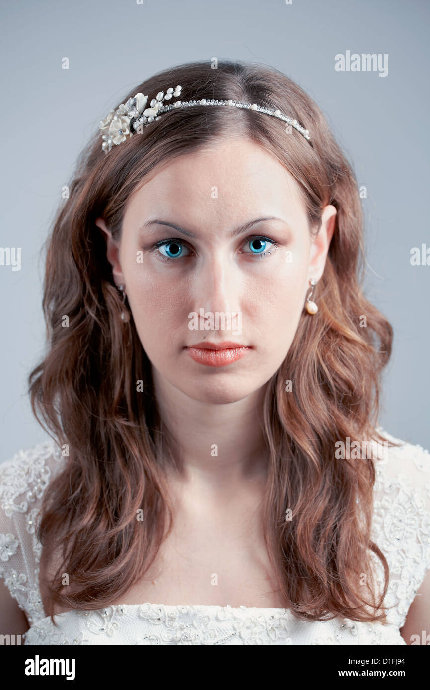 Studio portrait of a beautiful young bride, head shot Stock Photo - Alamy