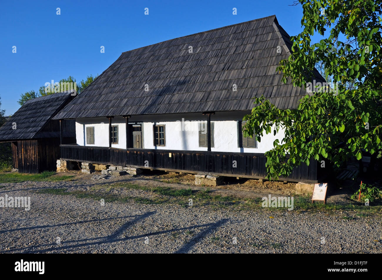 Traditional Romanian rural house in Transylvania Stock Photo - Alamy
