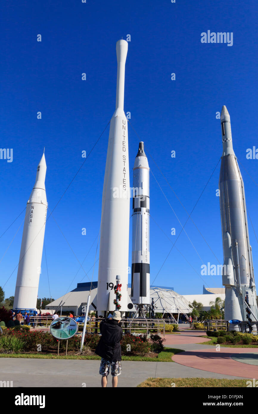 Missiles in space hi-res stock photography and images - Alamy
