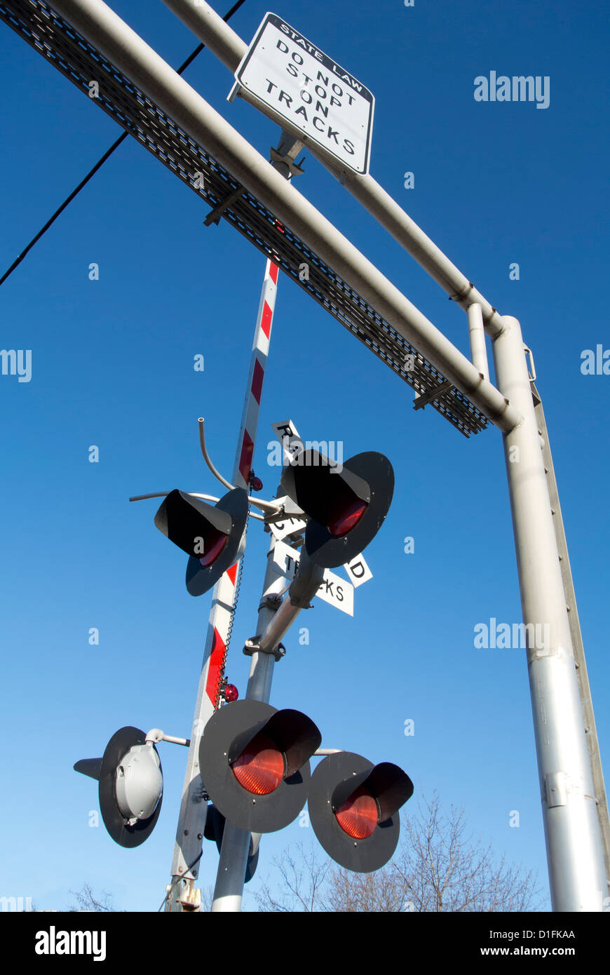 Railroad crossing lights hi-res stock photography and images - Alamy