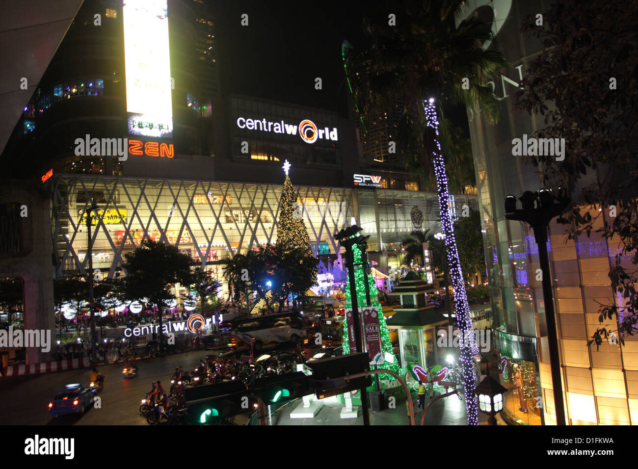 Bangkok central world new year hi-res stock photography and images - Alamy