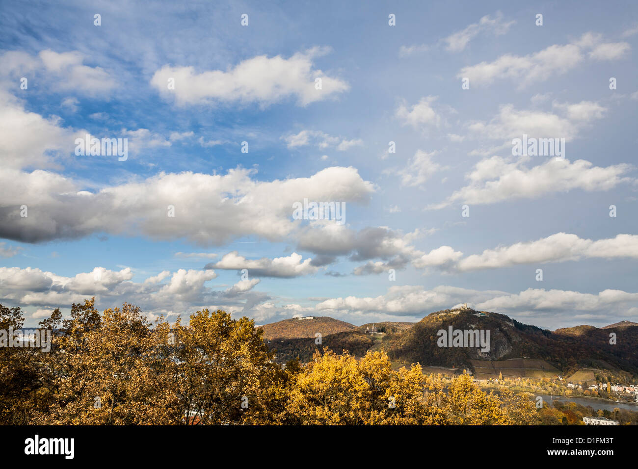 Panorama autumn landscape hi-res stock photography and images - Alamy