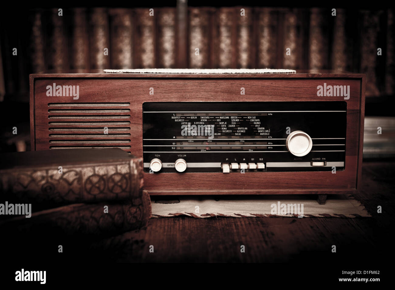 Old radio in a room with books Stock Photo - Alamy