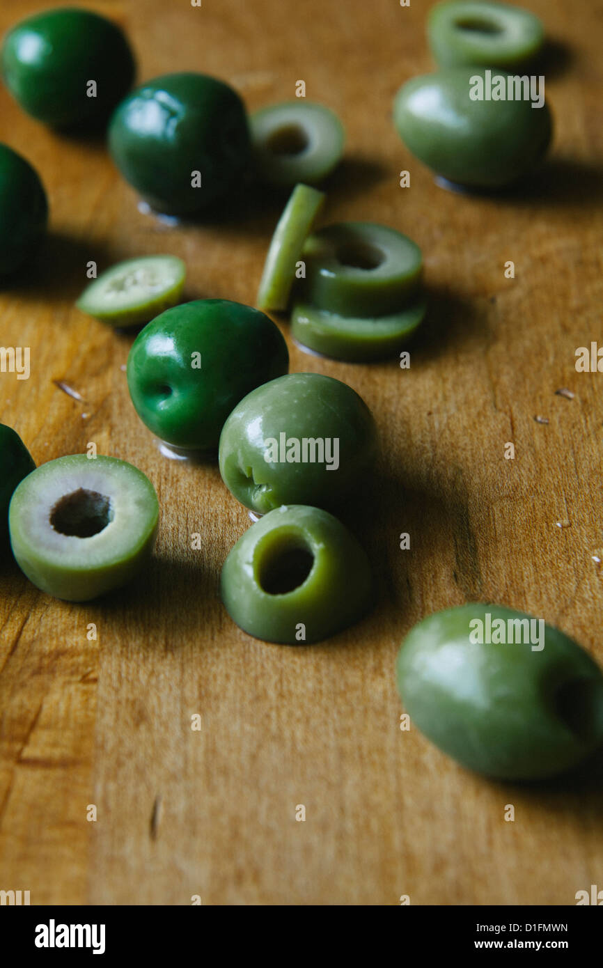 Slicing green olives hi-res stock photography and images - Alamy