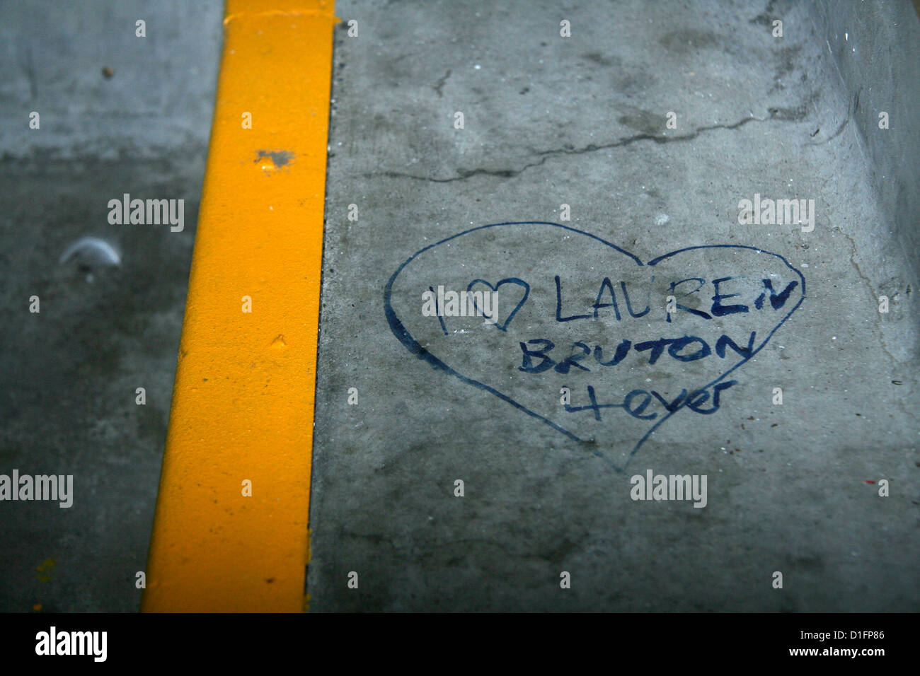 "I love Lauren Brton 4ever" graffiti on a step Stock Photo - Alamy