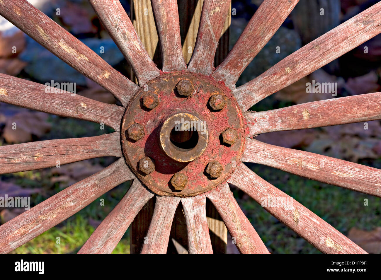 Antique cart wheels hi-res stock photography and images - Alamy