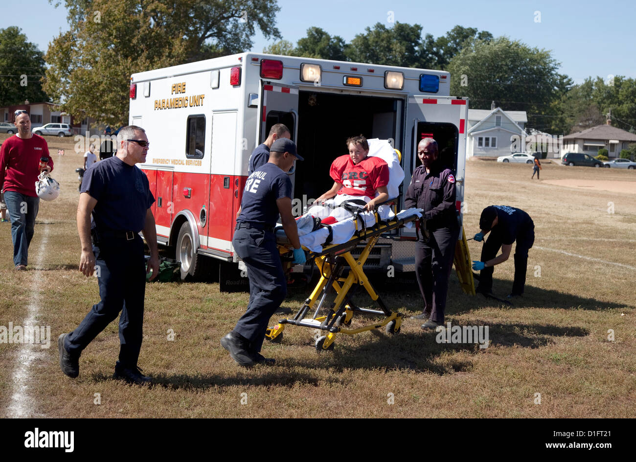 Football injury and stretcher hi-res stock photography and images - Alamy