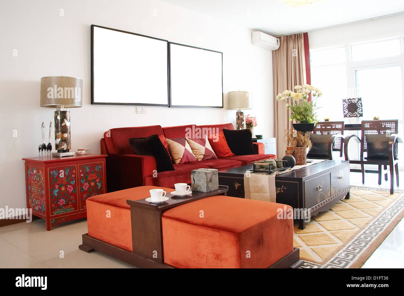 China apartment luxury family hi-res stock photography and images - Alamy