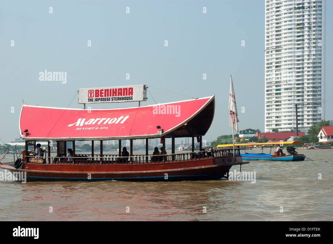 Marriott hotel shuttle hi-res stock photography and images - Alamy