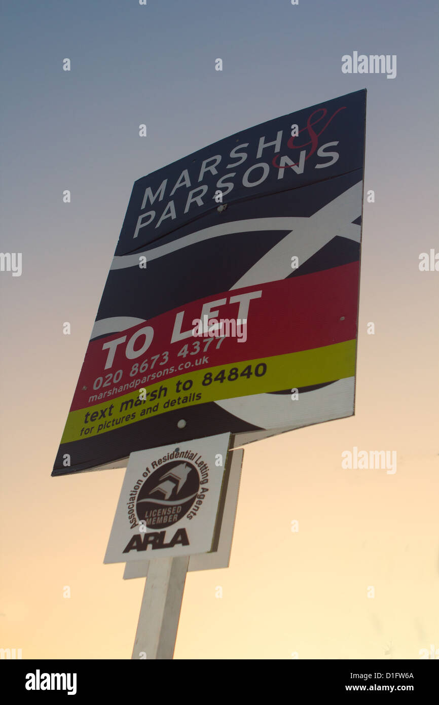 Property 'To Let' sign Stock Photo - Alamy